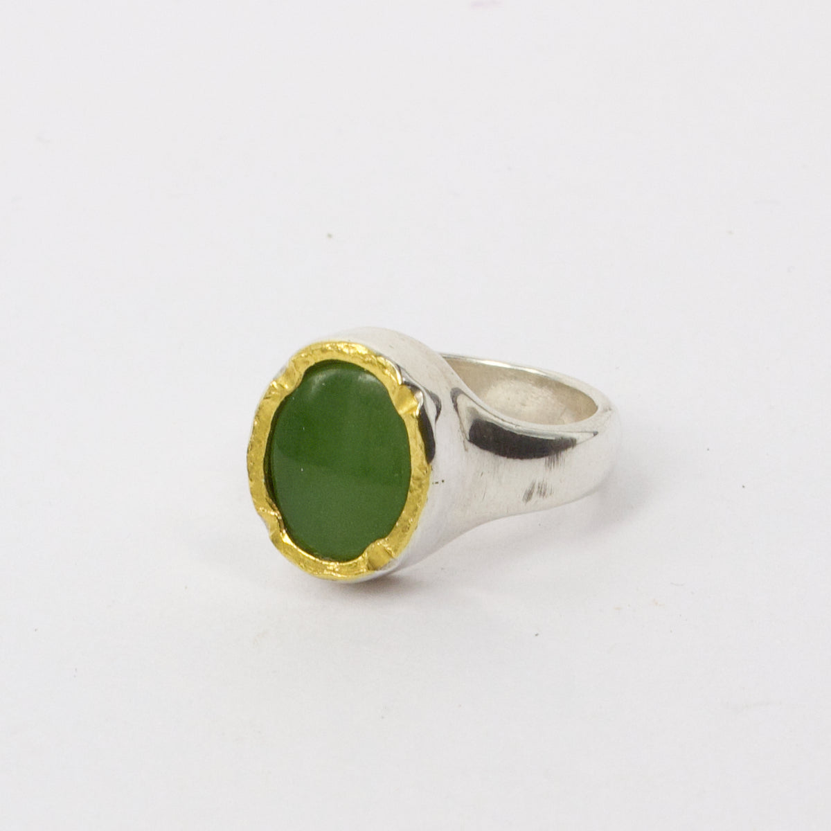 Dm368B: Pounamu ring – Quadrant Gallery